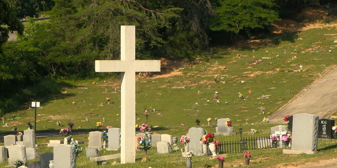 ‘A nightmare’: Families seek answers after Zion Memorial Gardens ...